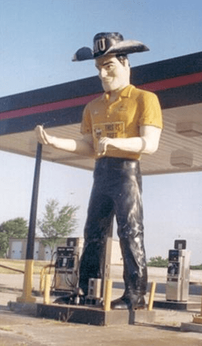 Bruce Kennedy’s Muffler Man Collection – Hayward, CA | American Giants ...